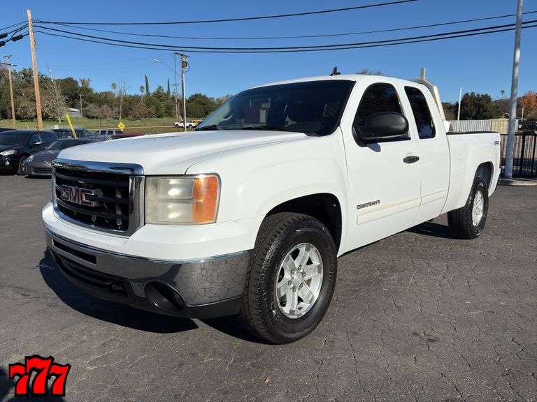 2011 GMC Sierra SLE 1500 4x4 w/265K Miles - 777 Auction Company