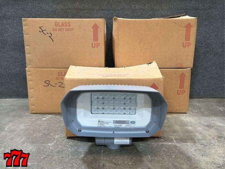 5 New Unused Gardco DFC7 LED Floodlights - 777 Auction Company