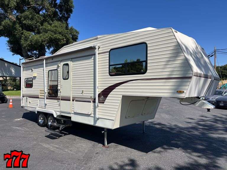 1994 Alpenlite DL Fifth Wheel 27’ - 777 Auction Company