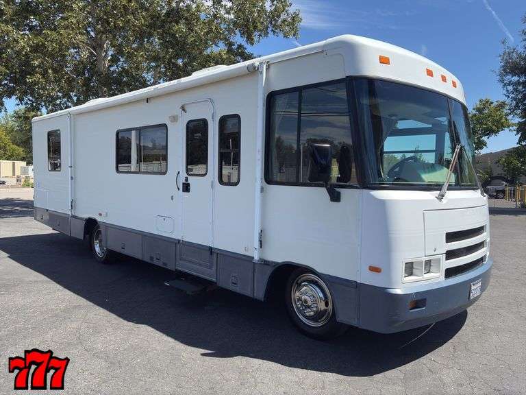 1997 Winnebago Brave w/32K Miles - 777 Auction Company