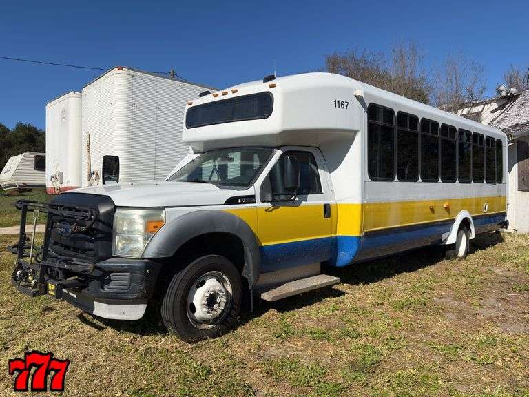 2011 Ford F-550 28 Passenger Bus ( Non- Running) - 777 Auction Company