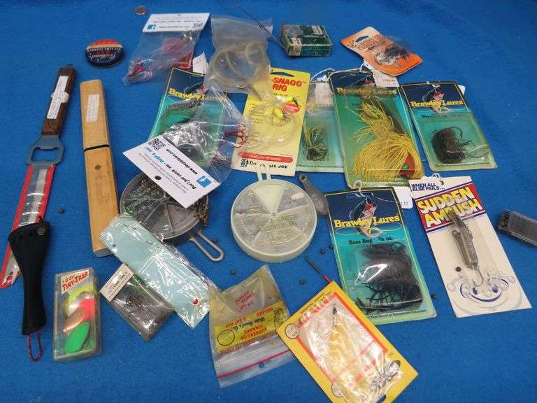 Flat full of vintage tackle - AAA Auction and Realty