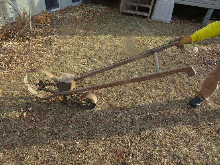 Planet Jr. No.2 Seeder. Works good. - AAA Auction and Realty