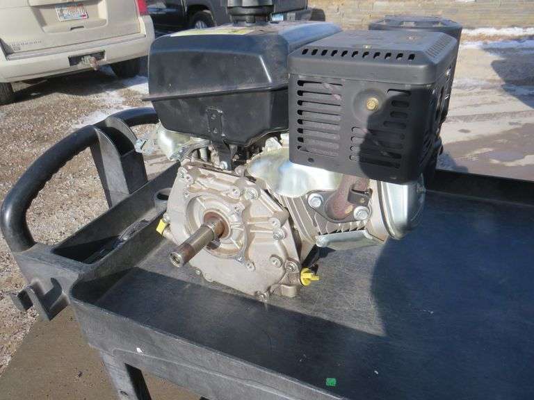 Kohler Command Pro 9.5 HP with a 1" horizontal shaft motor. Started ...