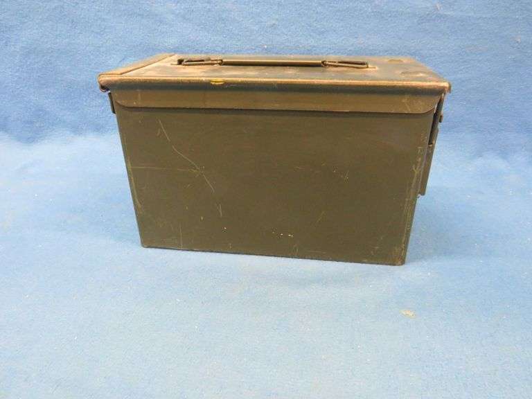 Metal utility box with locking lid. 11" x 7 1/4" x 6" - AAA Auction and ...