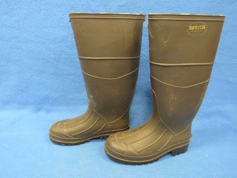 Nearly new Size 5 Honeywell Servus rubber boots - AAA Auction and Realty