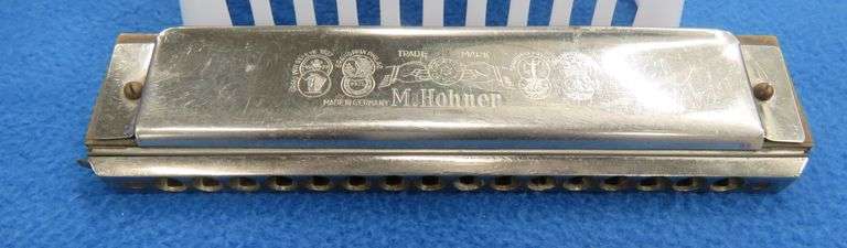 Hohner Chromonika III 16-hole chromatic harmonica in the key of C ...