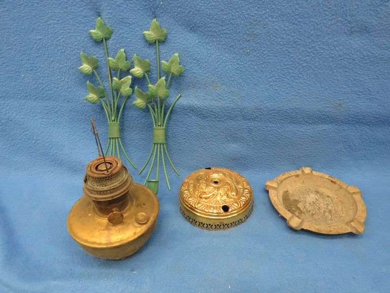 Vintage metal items including a Model B Aladdin lamp - AAA Auction and ...