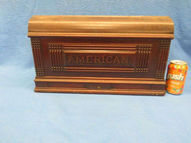 Vintage sewing machine cover - AAA Auction and Realty