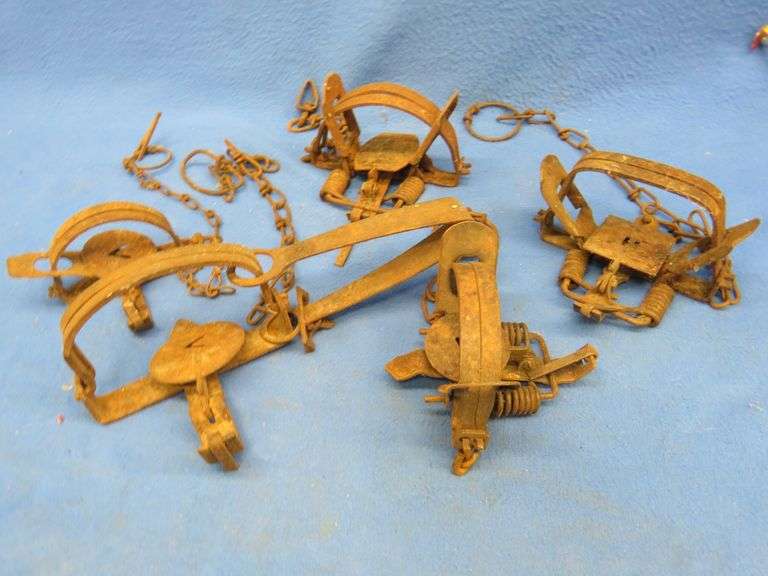Five different vintage traps - AAA Auction and Realty