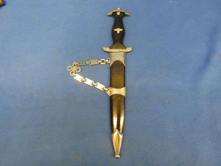 Reproduction WW2 era German SS dagger and sheath - AAA Auction and Realty
