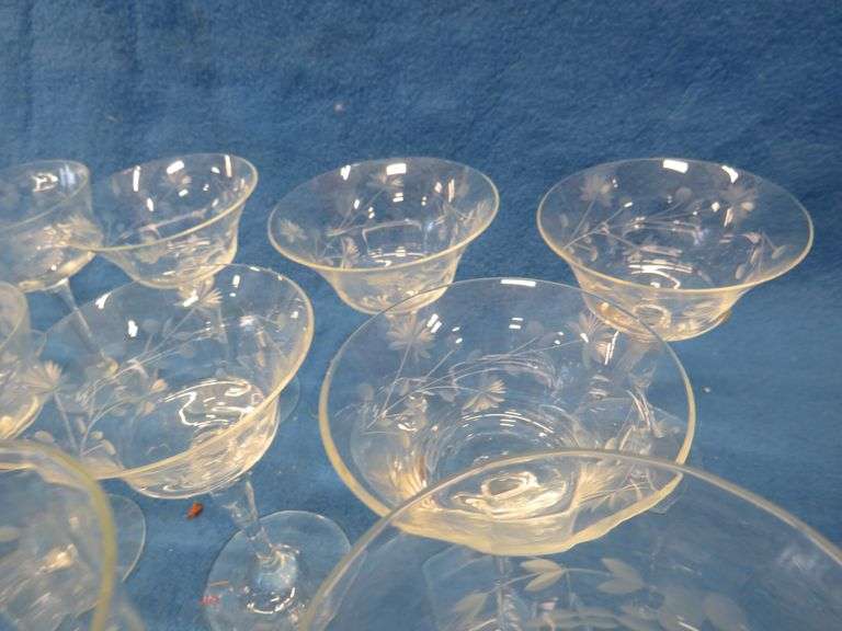 Glassware and crystalware - AAA Auction and Realty