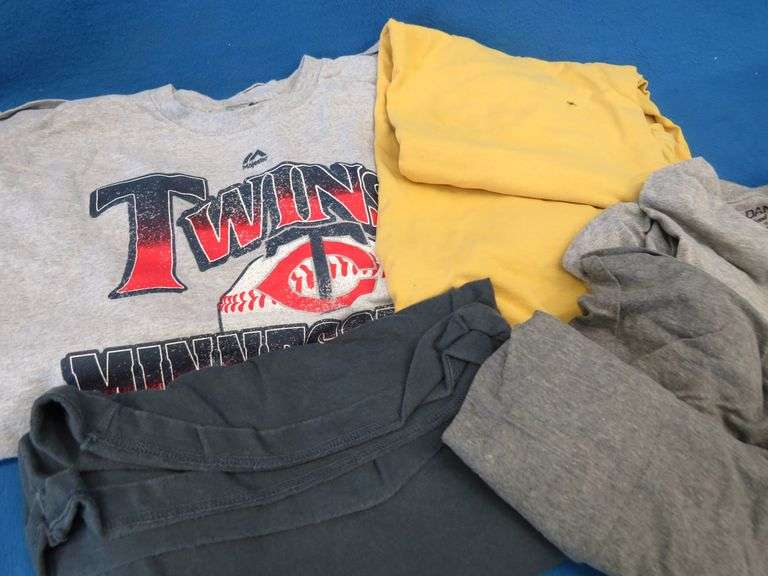 A box of 2XL shirts - AAA Auction and Realty
