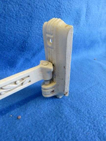 Angle shade - AAA Auction and Realty