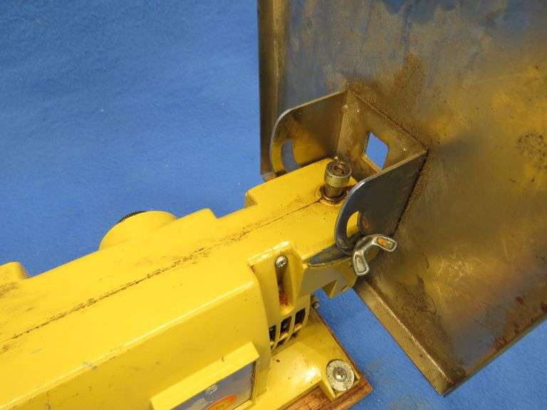 Shopmate Sabre-Lathe Model 2610, table folds to be used as a sabre-saw ...