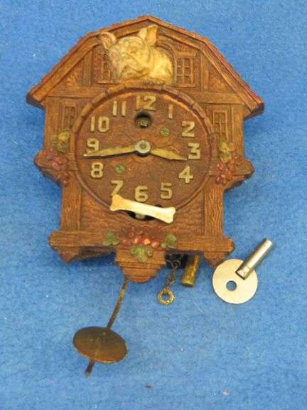 Vintage Keebler Bulldog with Bone pendulette clock with a key. Untested ...
