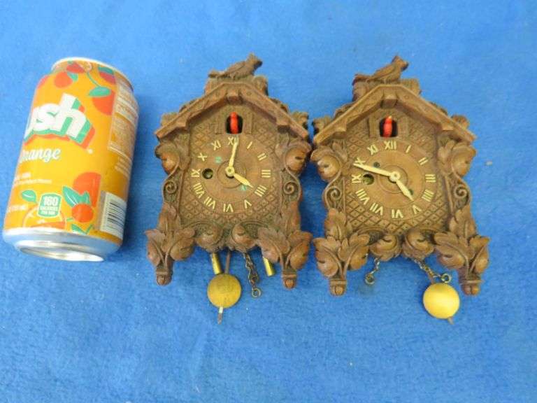 Two wind-up Keebler clocks. One working and one non-working. No keys ...