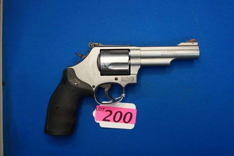 SMITH & WESSON MODEL 69 COMBAT MAGNUM FIVE SHOT DOUBLE ACTION REVOLVER ...