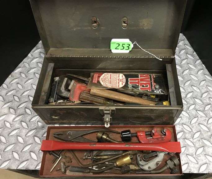TOOL BOX WITH ASSORTED TOOLS - Auctions and Services Unlimited