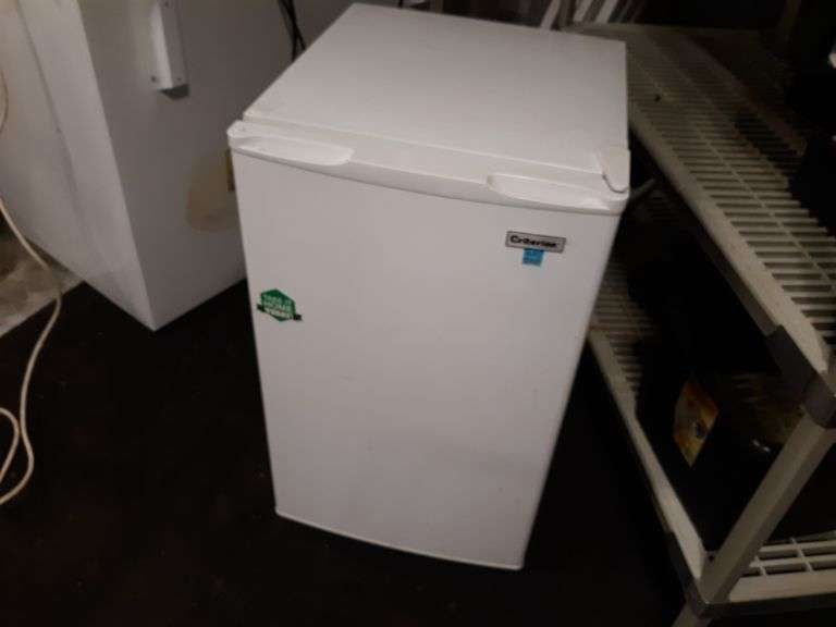 (Runs and Cools, Data Log Provided) Criterion Mini Fridge - Model ...