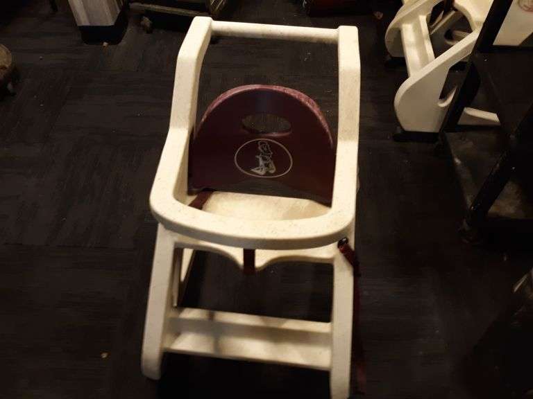 Diaper Deck and Company Tot and Toddler Chair on Casters - Acesbid