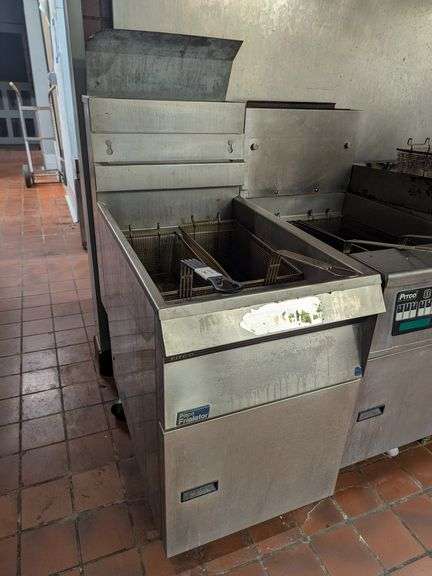 Pitco Frialator 75lb Deep Fryer on Casters - 150000 BTU - Model ...