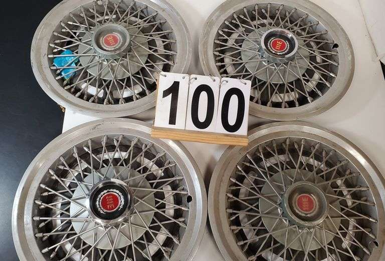 Set of 4 1977-1979 Ford Mercury Cougar Hub Caps - Adcock Britz Auctions