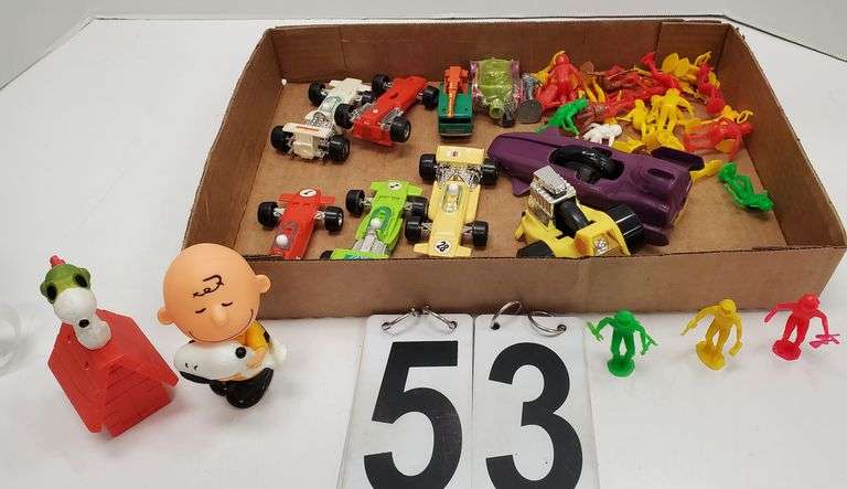Flat of Toys Includes Charlie Brown Bobble ~ Snoopy ~ Cars & More ...