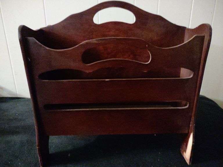 Vintage magazine holder - Lil Dusty Online Auctions - All Estate ...