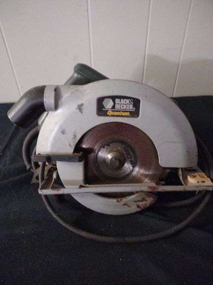 Black&Decker Quantum saw - Lil Dusty Online Auctions - All Estate ...