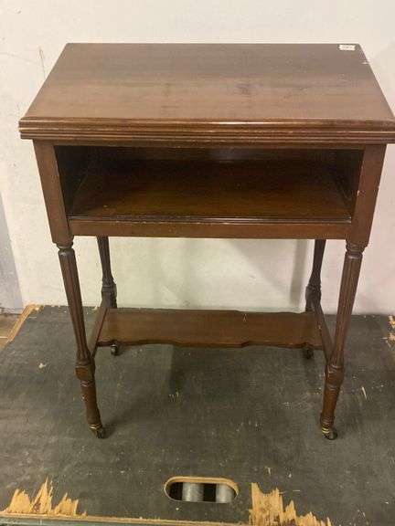 Antique wood book display table on wheels - Lil Dusty Online Auctions ...