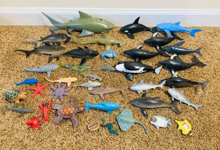Huge collection of 38 sea creatures/ marine animals- Sharks , Whales ...