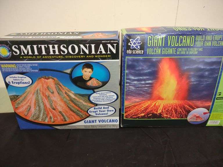 Smithsonian Giant Volcano & Giant Volcano - Lil Dusty Online Auctions ...
