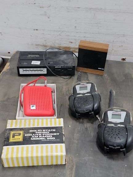 Vintage Radios / Walkie Talkies. 7C - Lil Dusty Online Auctions - All ...