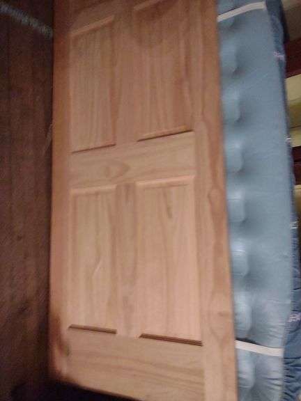 32 1/2 x 80 Wood door - Lil Dusty Online Auctions - All Estate Services ...