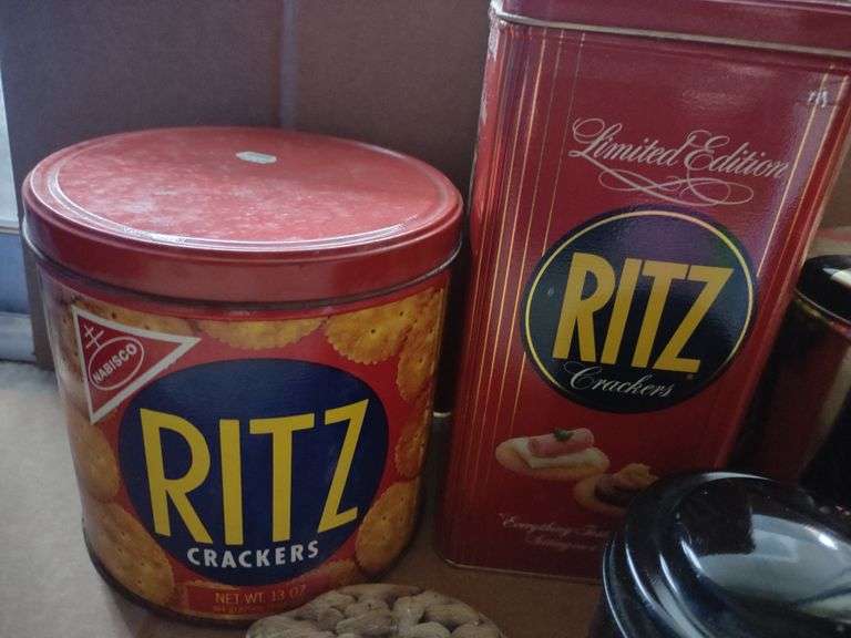 Lot of vintage tins - Lil Dusty Online Auctions - All Estate Services, LLC