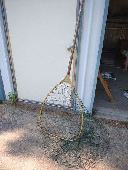 Big fish net - Lil Dusty Online Auctions - All Estate Services, LLC