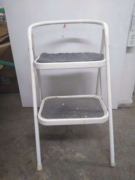 Metal fold up 2 step stool.17c - Lil Dusty Online Auctions - All Estate ...
