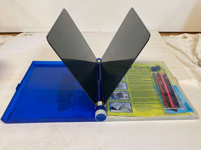 Digi-Draw tracing box - Lil Dusty Online Auctions - All Estate Services ...