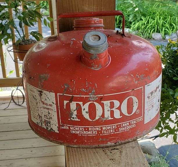 Vintage 2 1/2 Gallon Toro Gas Can - Lil Dusty Online Auctions - All ...