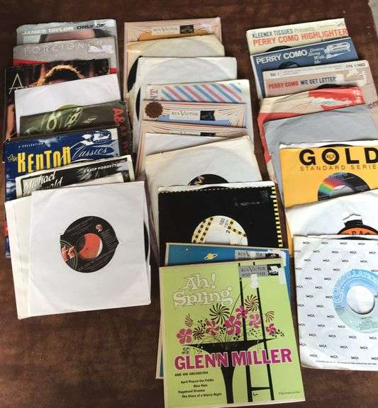 45 RPM record case w/records - Lil Dusty Online Auctions - All Estate ...