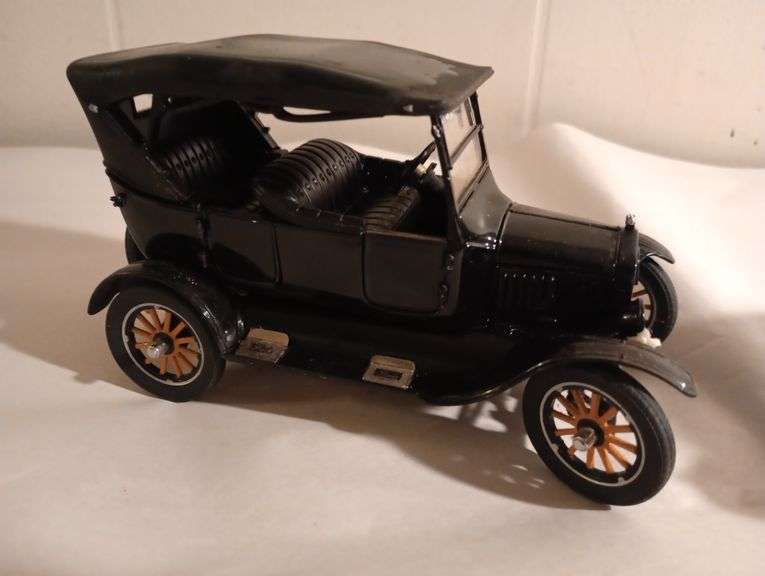 2 Old cars- 1925 Ford Model T touring car and 1925 Ford Model T ...