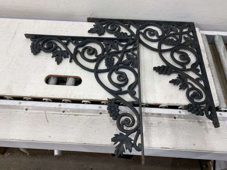 Wrought iron grape leaf design shelf brackets/corner decor set of 2 ...