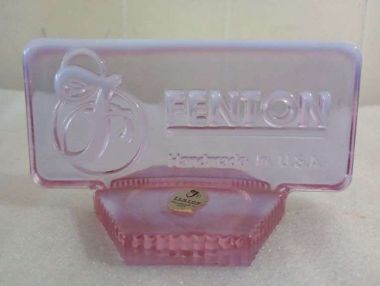 Fenton logo store display - Lil Dusty Online Auctions - All Estate ...