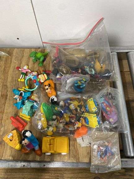 Vintage Disney Kellogg cereal toys, restaurant and other kids toys. 7c ...