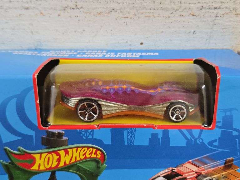 Hot Wheels Ghost Garage Playset NIB. 1E - Lil Dusty Online Auctions ...