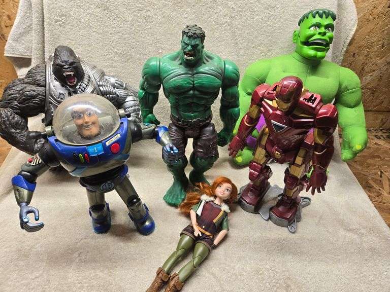 6 Action Figures (BIN) $20 - Lil Dusty Online Auctions - All Estate ...