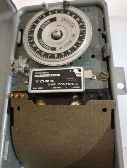 Time control box - Lil Dusty Online Auctions - All Estate Services, LLC