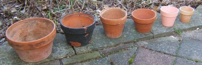 LOT of 6 Graduated Clay Flower Pots - Lil Dusty Online Auctions - All ...