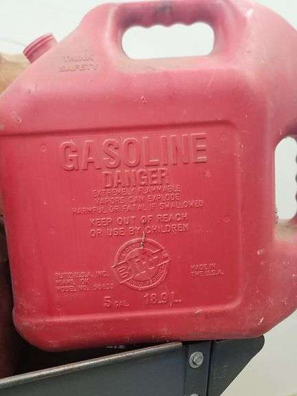 Assorted Gas Cans - Lil Dusty Online Auctions - All Estate Services, LLC